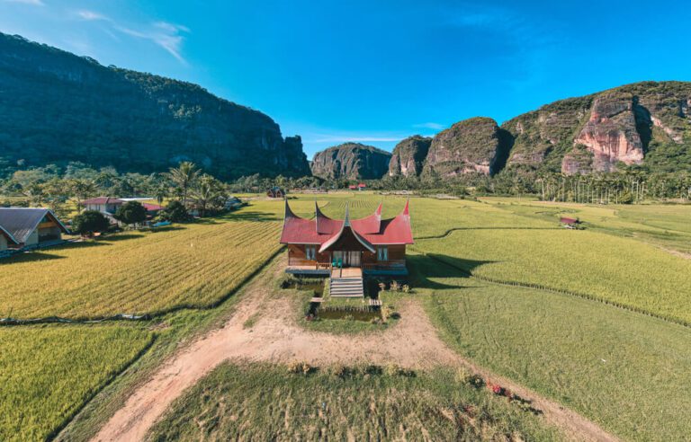 Padang Guide: Things to Do and See in West Sumatra | Backindo