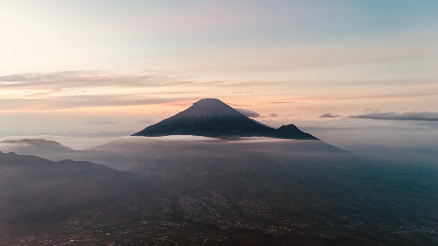 September in Indonesia: Best Places to Visit | Backindo